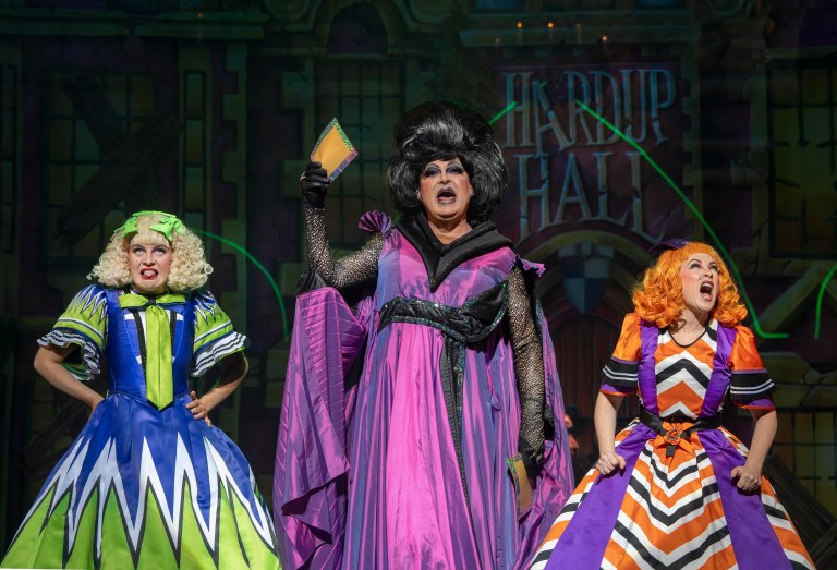 ‘Cinderella’ (Edinburgh Festival Theatre) | Review By Lewis C. Baird ...